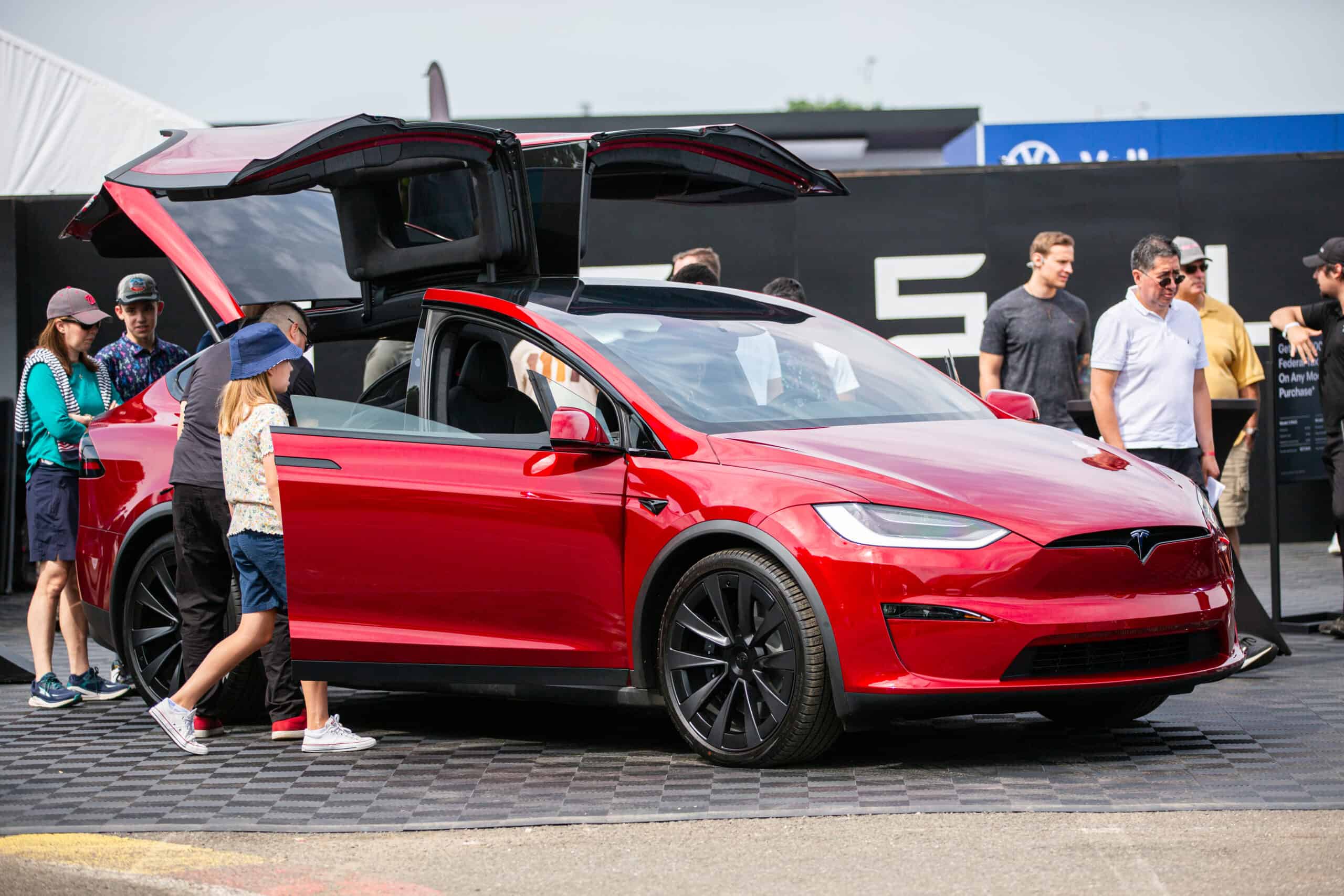 Tesla's Road to Autonomy: A Realistic Perspective on the Vision of Elon ...