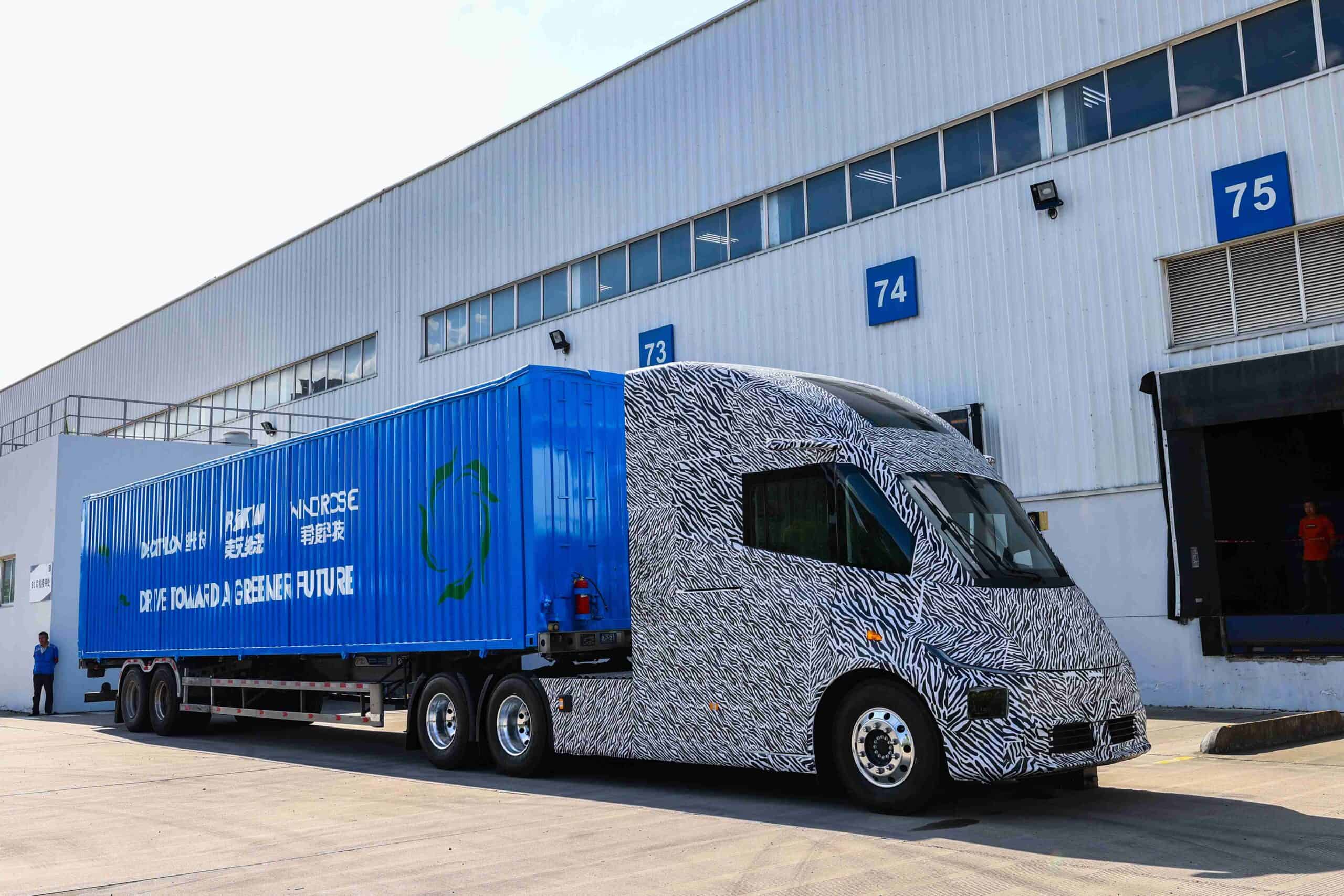 Windrose Tests Electric Trucks for Decathlon and Rokin Logistics