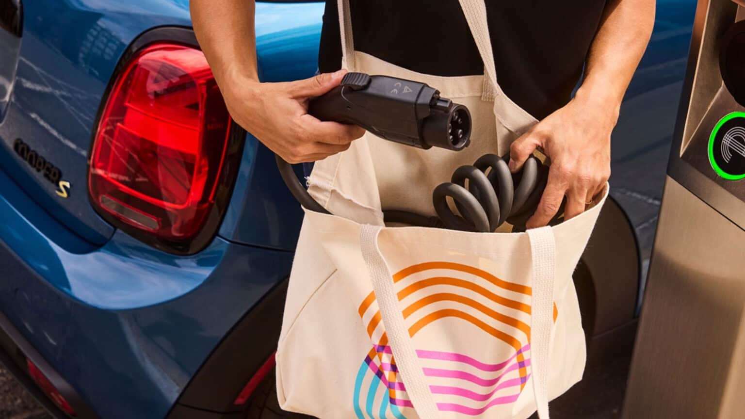 Curbside EV Charging Company itselectric Powers Detroit