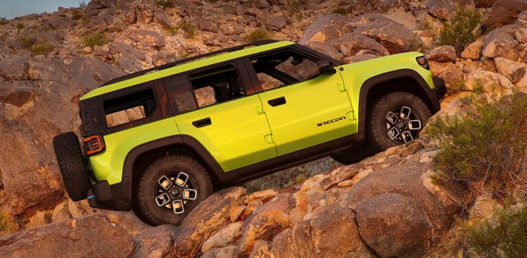 Stellantis to Adopt SAE Standard J3400 NACS Connector for BEV Charging