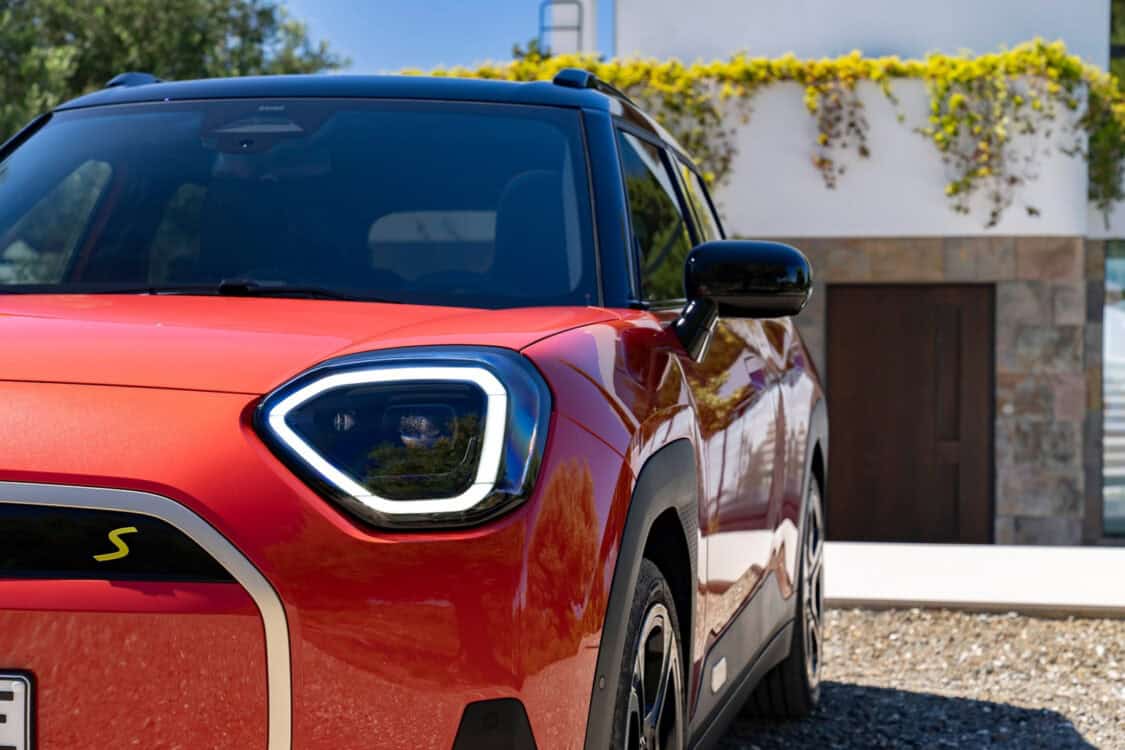 The MINI Cooper Aceman Cleverly Uses Space in a Compact Electric Crossover