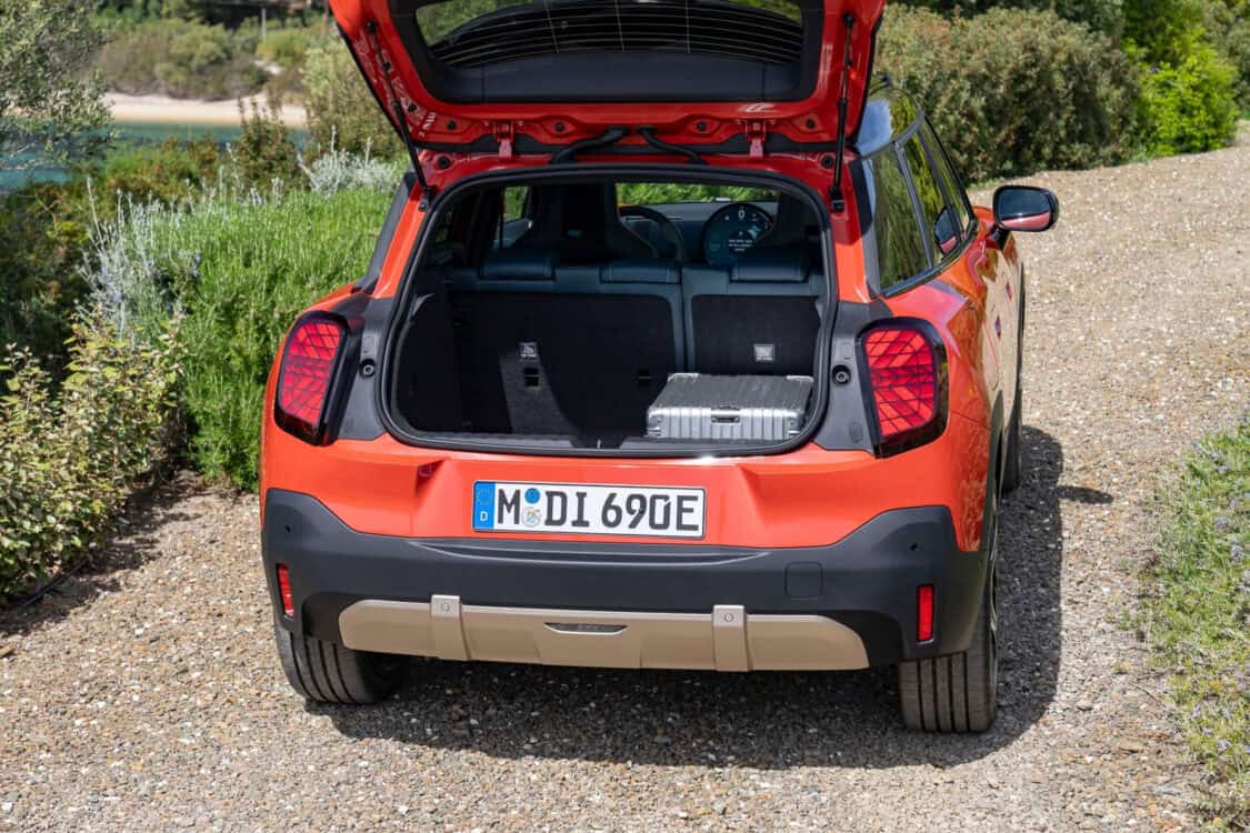 The MINI Cooper Aceman Cleverly Uses Space in a Compact Electric Crossover