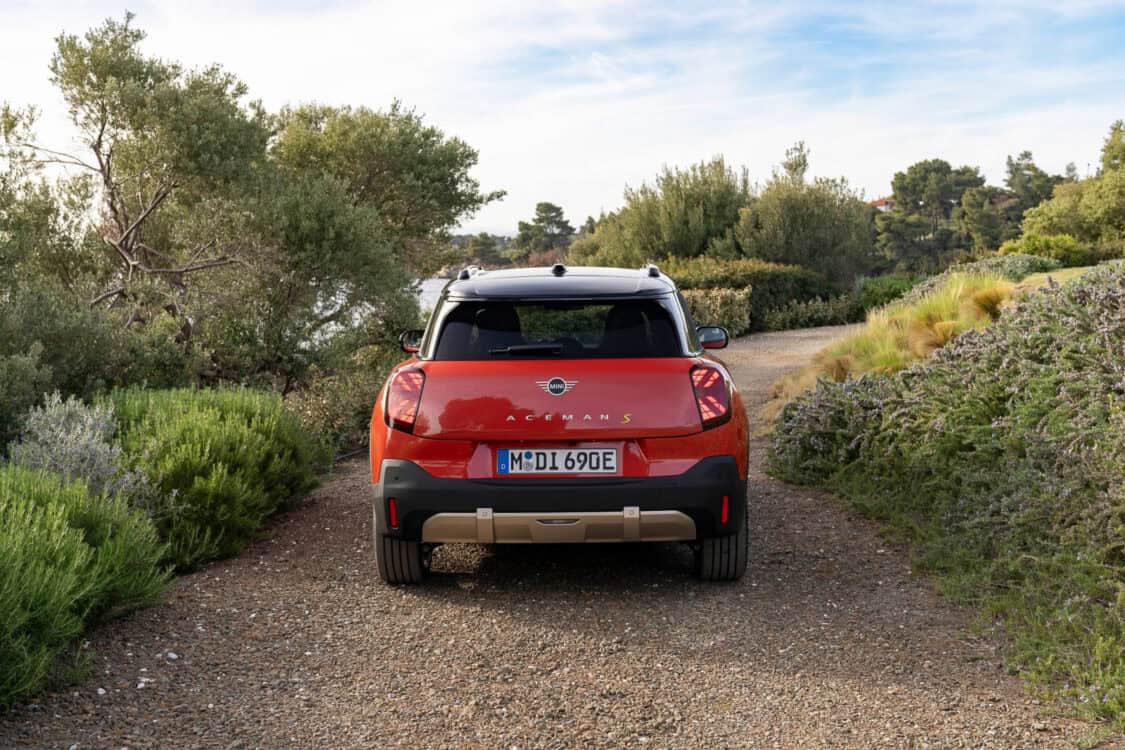 The MINI Cooper Aceman Cleverly Uses Space in a Compact Electric Crossover