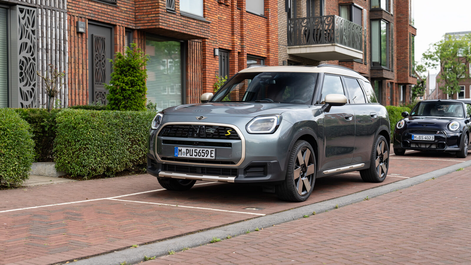 Drive the 2025 MINI Cooper Countryman SE ALL4 Electric SUV with 1.99% ...