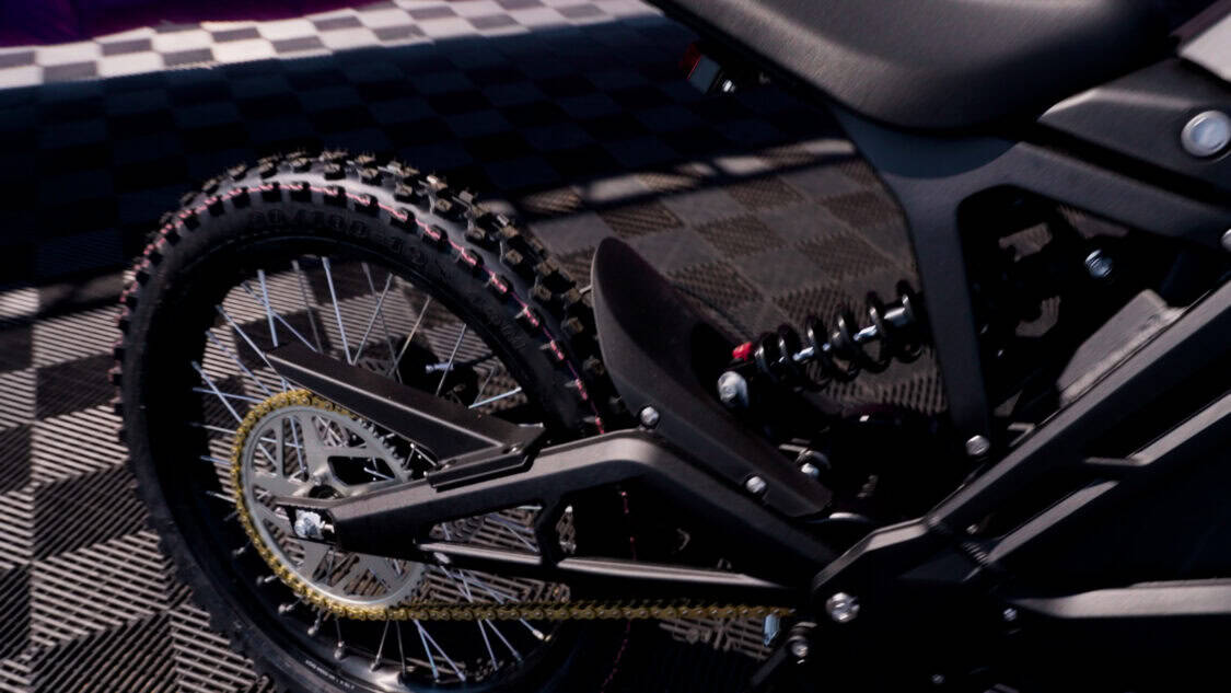 Rawrr Mantis X vs. E Ride Pro SS: Choosing the Perfect Electric Dirt Bike