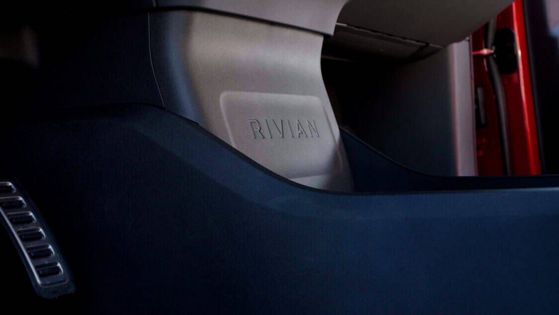 Rivian R1T vs. Ford F-150 Lightning Review: Comparing the Best Electric ...