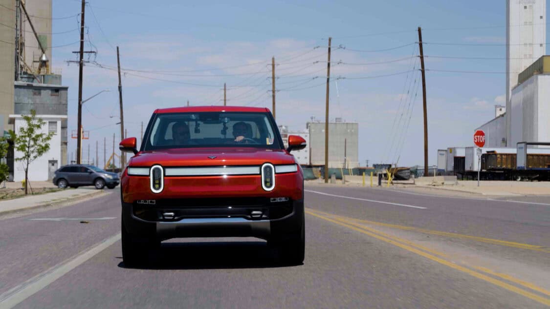 Rivian R1T vs. Ford F-150 Lightning Review: Comparing the Best Electric ...