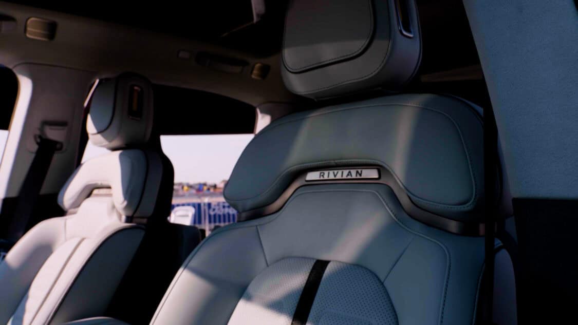 Rivian R1T vs. Ford F-150 Lightning Review: Comparing the Best Electric ...