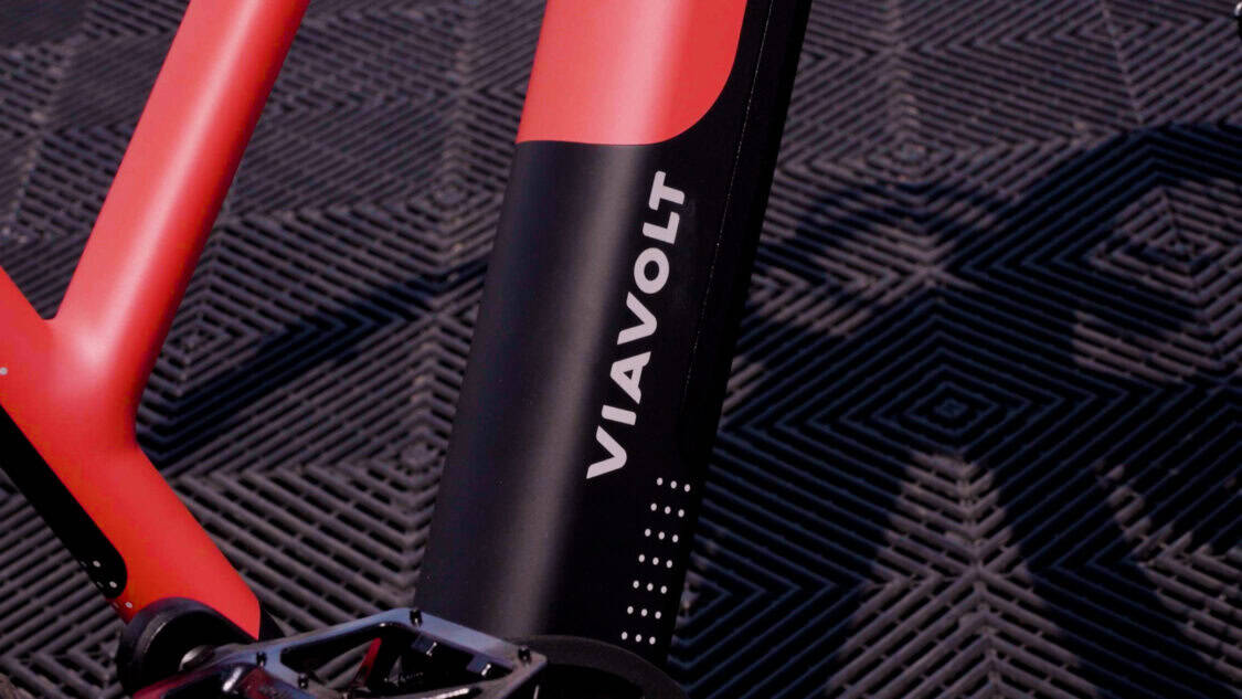 Comparing the Pedego Avenue and Vvolt Alpha 2: Which Electric Commuter Bike is Right for You?