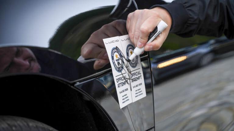 Lucid Air Grand Touring Smashes EV Range Record with 1,205 km Guinness ...